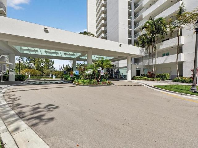 Luxury apartment complex for rent in North Miami, United States
