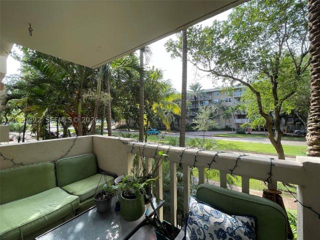 Luxury apartment complex for rent in North Miami, United States