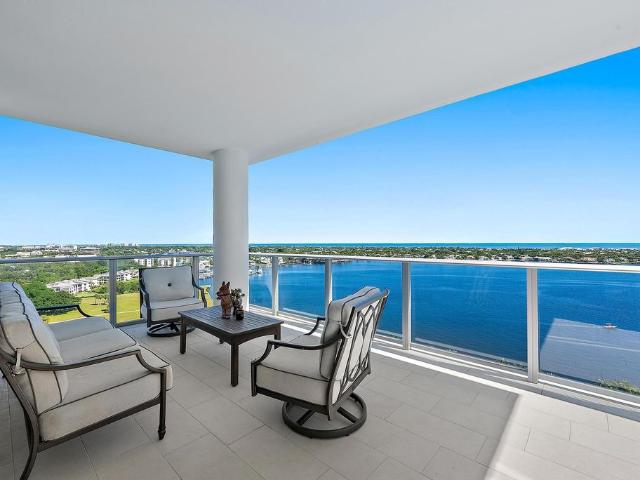 Luxury apartment complex for rent in North Palm Beach, Florida