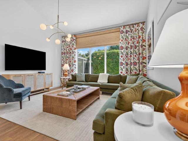 Luxury apartment complex for rent in North Palm Beach, Florida