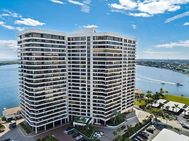 Luxury apartment complex for rent in North Palm Beach, Florida