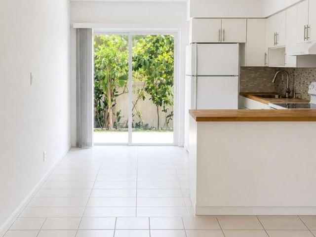 Luxury apartment complex for rent in North Palm Beach, Florida