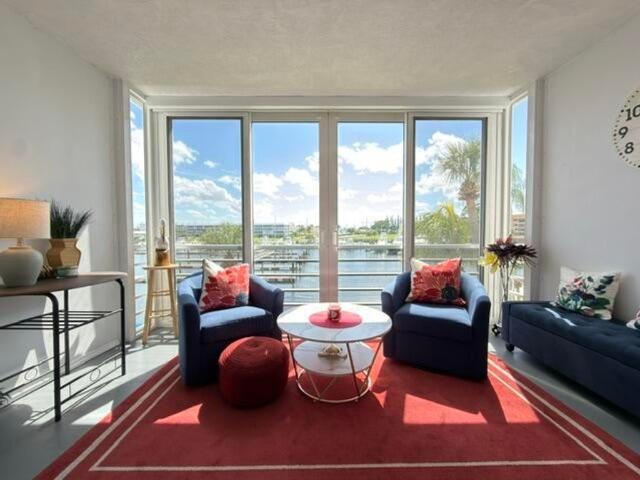 Luxury apartment complex for rent in North Palm Beach, Florida