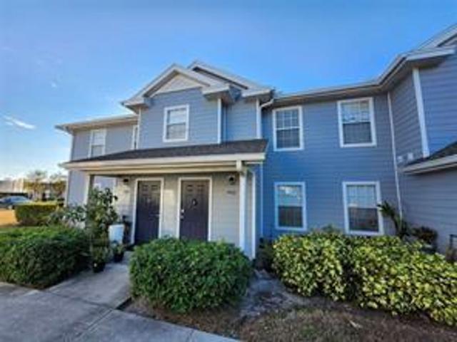 Luxury apartment complex for rent in Naples, United States