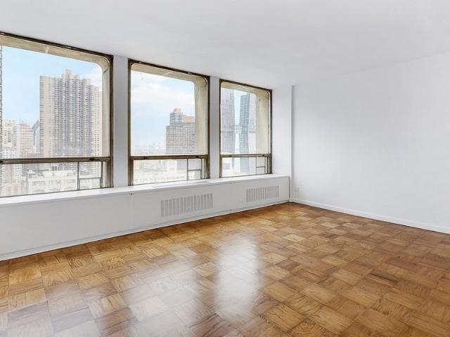 Luxury apartment complex for rent in New York
