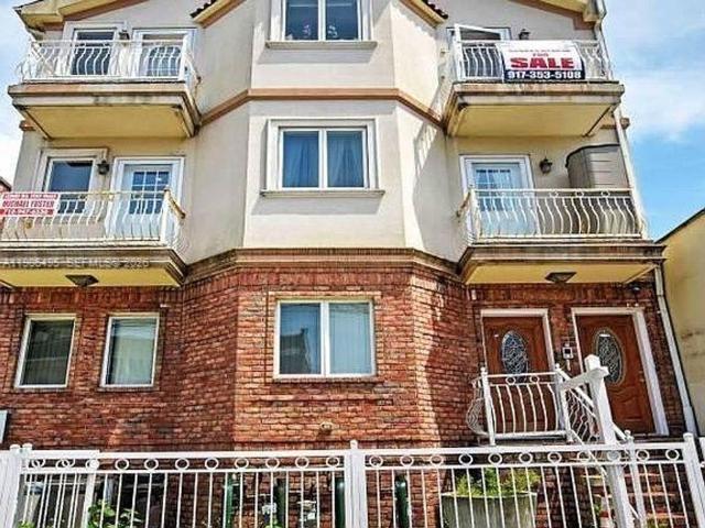 Luxury apartment complex for rent in New York