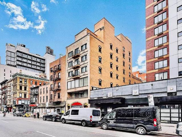 Luxury apartment complex for rent in New York