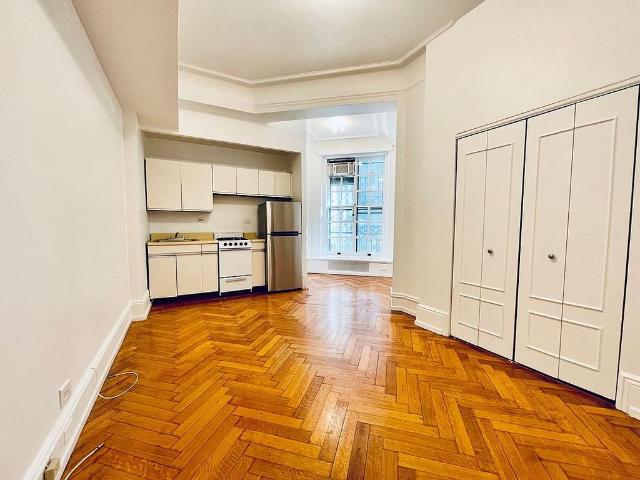 Luxury apartment complex for rent in New York