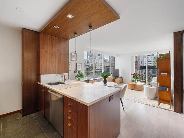 Luxury apartment complex for rent in New York, United States