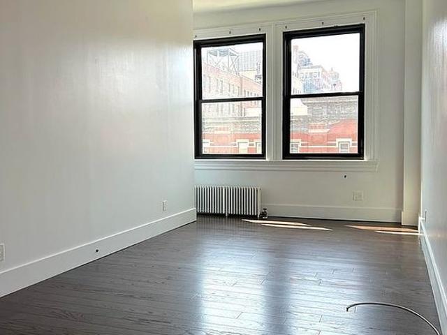 Luxury apartment complex for rent in New York, United States