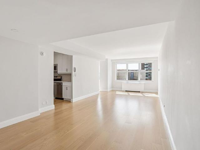 Luxury apartment complex for rent in New York, United States