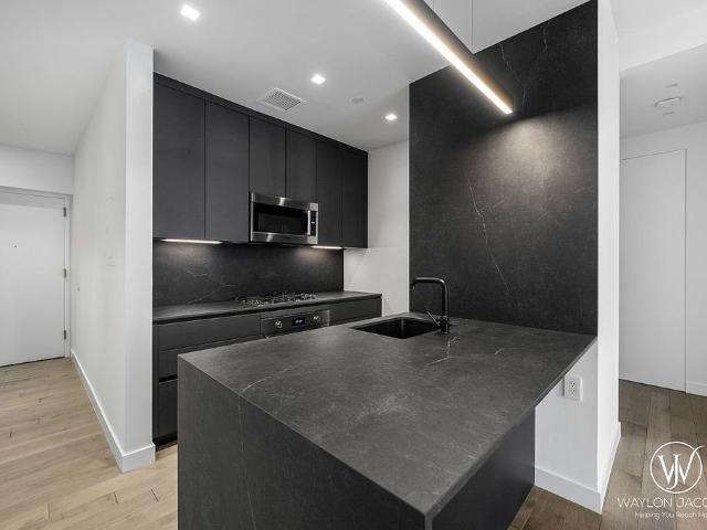 Luxury apartment complex for rent in New York, United States
