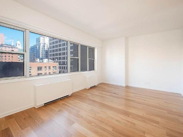 Luxury apartment complex for rent in New York, United States