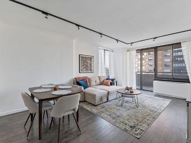 Luxury apartment complex for rent in New York, United States
