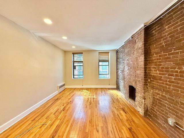 Luxury apartment complex for rent in South Brooklyn, Brooklyn, New York