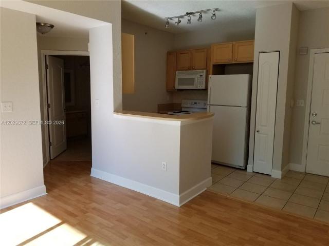 Luxury apartment complex for rent in South Miami, Florida
