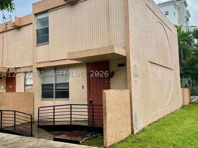 Luxury apartment complex for rent in South Miami, United States