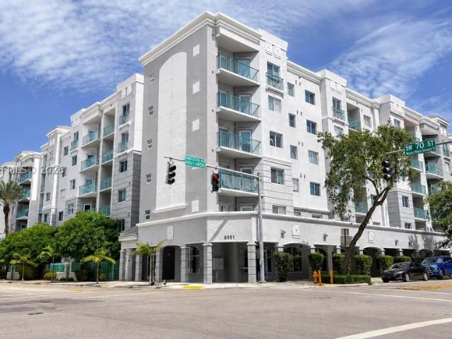 Luxury apartment complex for rent in South Miami, United States
