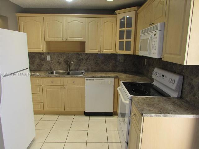 Luxury apartment complex for rent in South Miami, United States