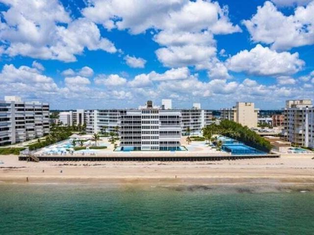 Luxury apartment complex for rent in South Palm Beach, Florida