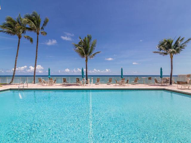 Luxury apartment complex for rent in South Palm Beach, Florida