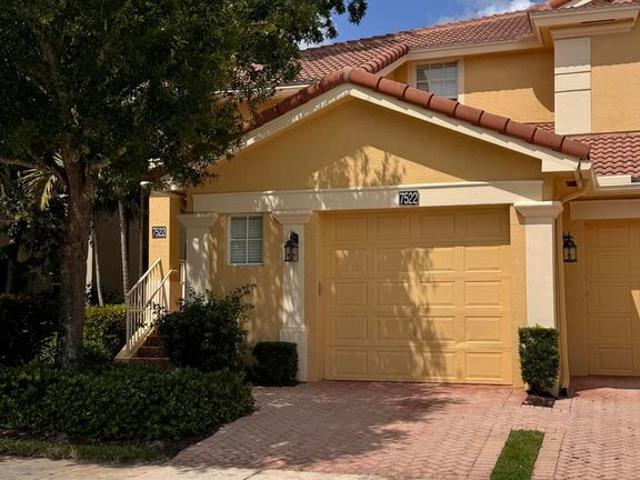 Luxury apartment complex for rent in Stuart, Florida