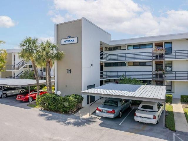 Luxury apartment complex for rent in Stuart, Florida