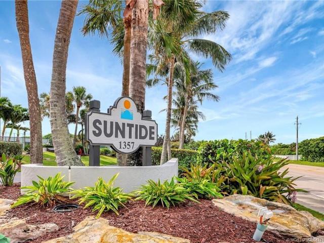Luxury apartment complex for rent in Stuart, United States