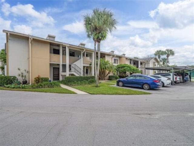 Luxury apartment complex for rent in Stuart, United States