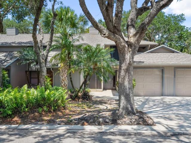 Luxury apartment complex for rent in Stuart, United States