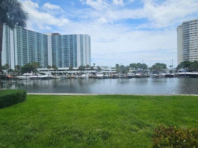 Luxury apartment complex for rent in Sunny Isles Beach, Florida