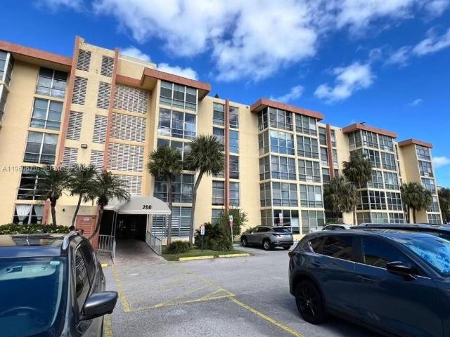 Luxury apartment complex for rent in Sunny Isles Beach, Florida