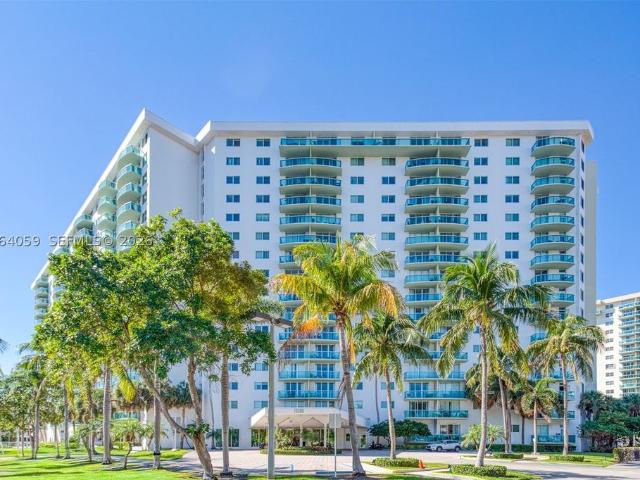 Luxury apartment complex for rent in Sunny Isles Beach, Florida