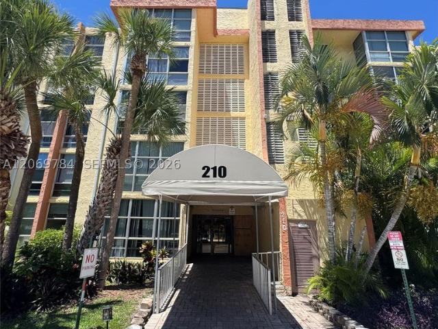 Luxury apartment complex for rent in Sunny Isles Beach, Florida