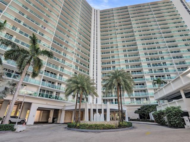 Luxury apartment complex for rent in Sunny Isles Beach, Florida