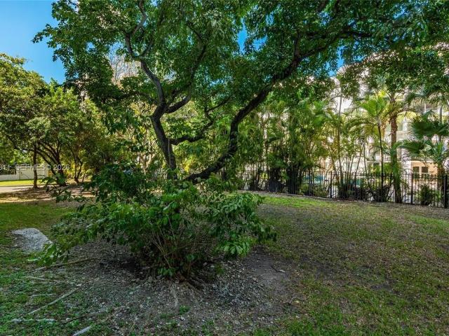 Luxury apartment complex for rent in Sunny Isles Beach, Florida