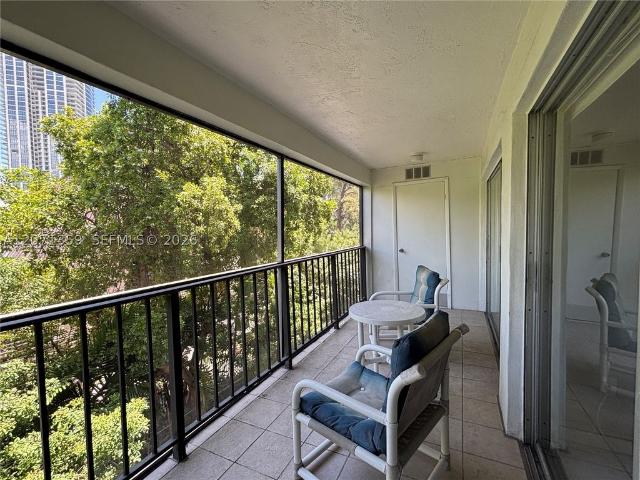 Luxury apartment complex for rent in Sunny Isles Beach, Florida
