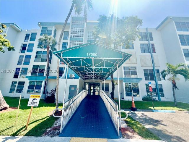 Luxury apartment complex for rent in Sunny Isles Beach, Florida