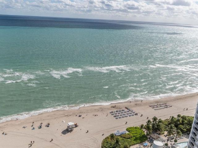 Luxury apartment complex for rent in Sunny Isles Beach, Florida