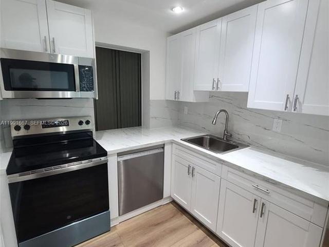 Luxury apartment complex for rent in Sunny Isles Beach, Florida