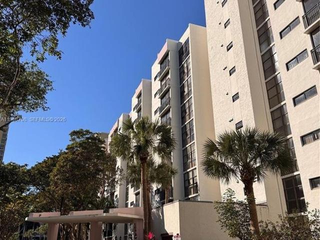 Luxury apartment complex for rent in Sunny Isles Beach, Florida