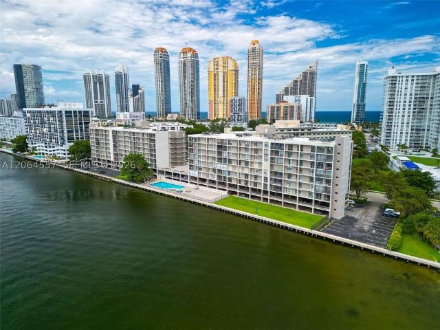 Luxury apartment complex for rent in Sunny Isles Beach, Florida