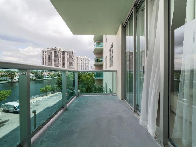 Luxury apartment complex for rent in Sunny Isles Beach, Florida