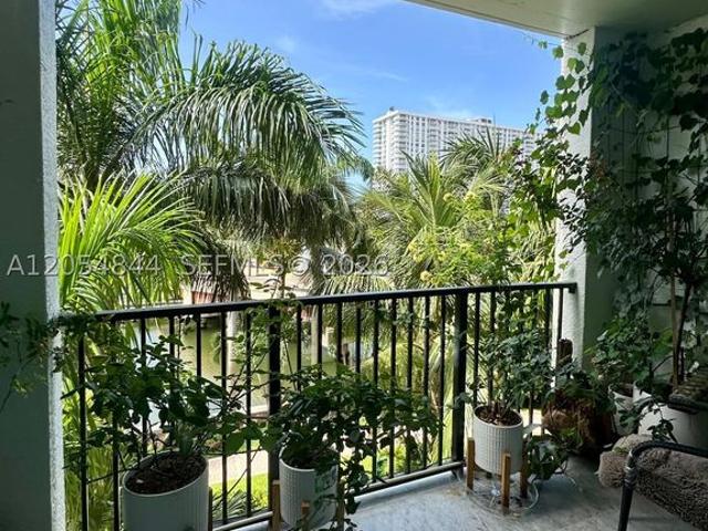 Luxury apartment complex for rent in Sunny Isles Beach, Florida