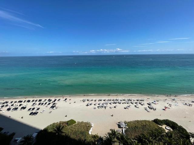 Luxury apartment complex for rent in Sunny Isles Beach, Florida