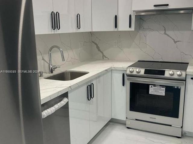 Luxury apartment complex for rent in Sunny Isles Beach, Florida