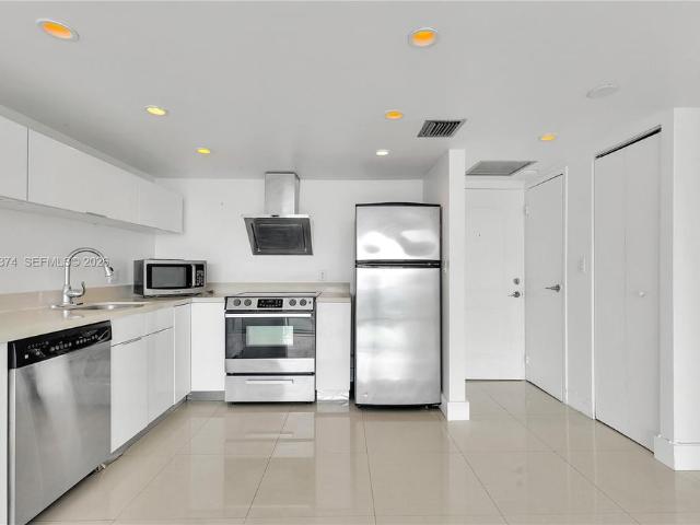 Luxury apartment complex for rent in Sunny Isles Beach, United States