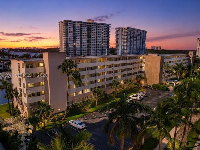 Luxury apartment complex for rent in Sunny Isles Beach, United States