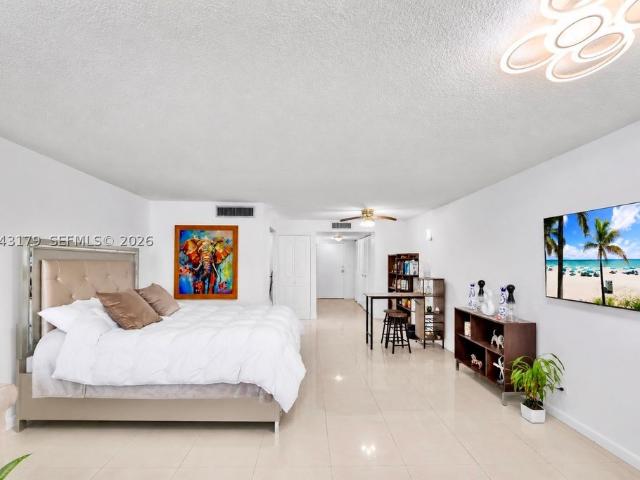 Luxury apartment complex for rent in Sunny Isles Beach, United States