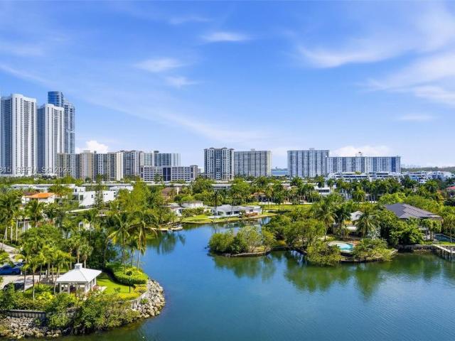 Luxury apartment complex for rent in Sunny Isles Beach, United States